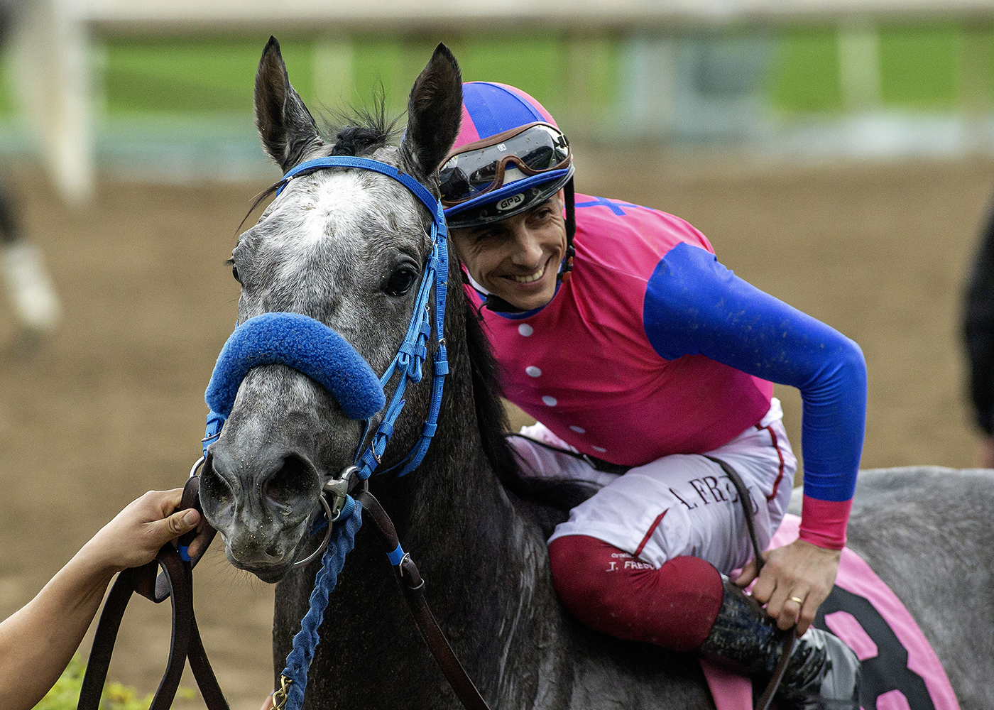 Lonesome Stew surges from last, catches Tom Horn to take Sensational Star