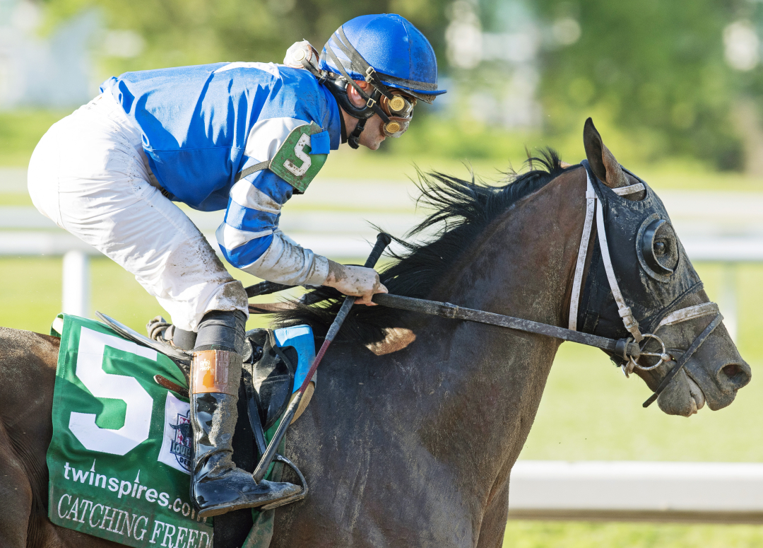 Catching Freedom goes last to first in Louisiana Derby
